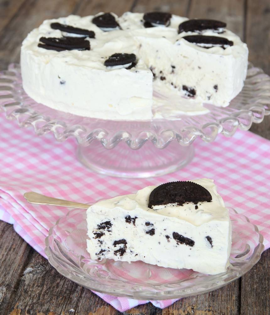 Oreo-glasstårta med 4 ingredienser - Lindas Bakskola & Matskola