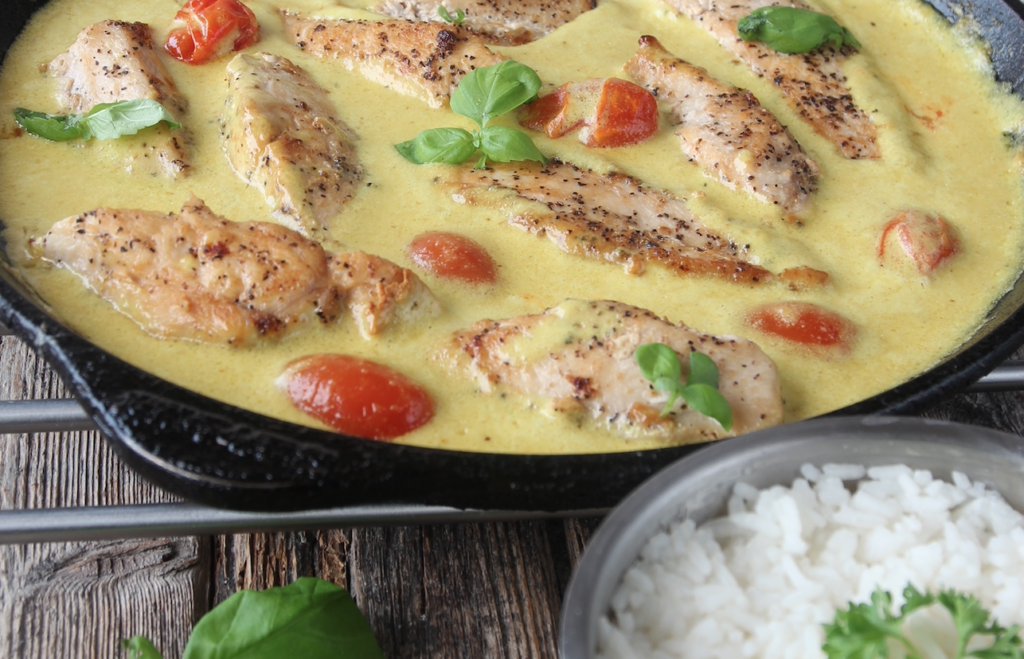 Kycklingfilé i sås i stekpanna - Lindas Bakskola & Matskola